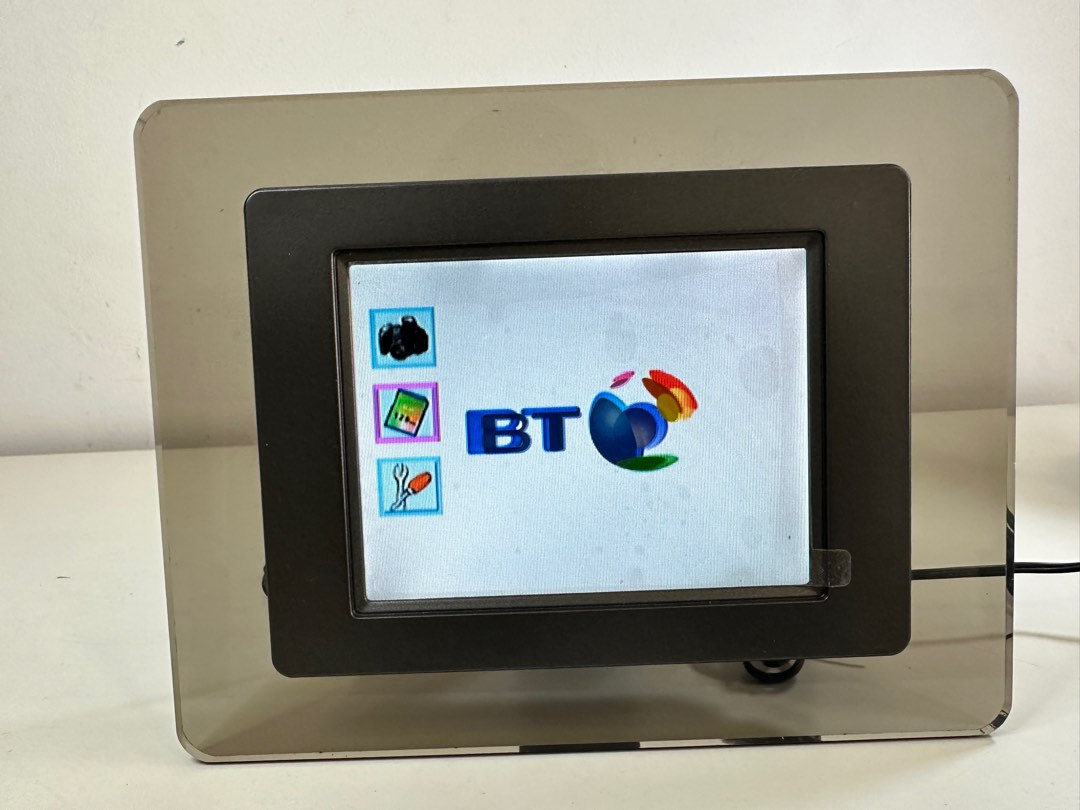 BT Digital Photo Frame, Furniture & Home Living, Home Decor, Frames ...