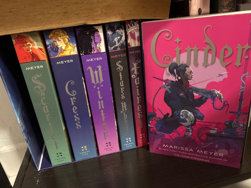 Cinder series, Hobbies & Toys, Books & Magazines, Storybooks on Carousell