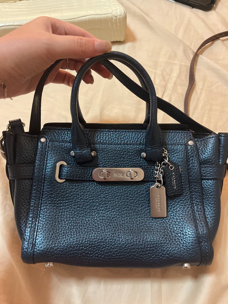 Coach Swagger bag, Women's Fashion, Bags & Wallets, Cross-body Bags on ...