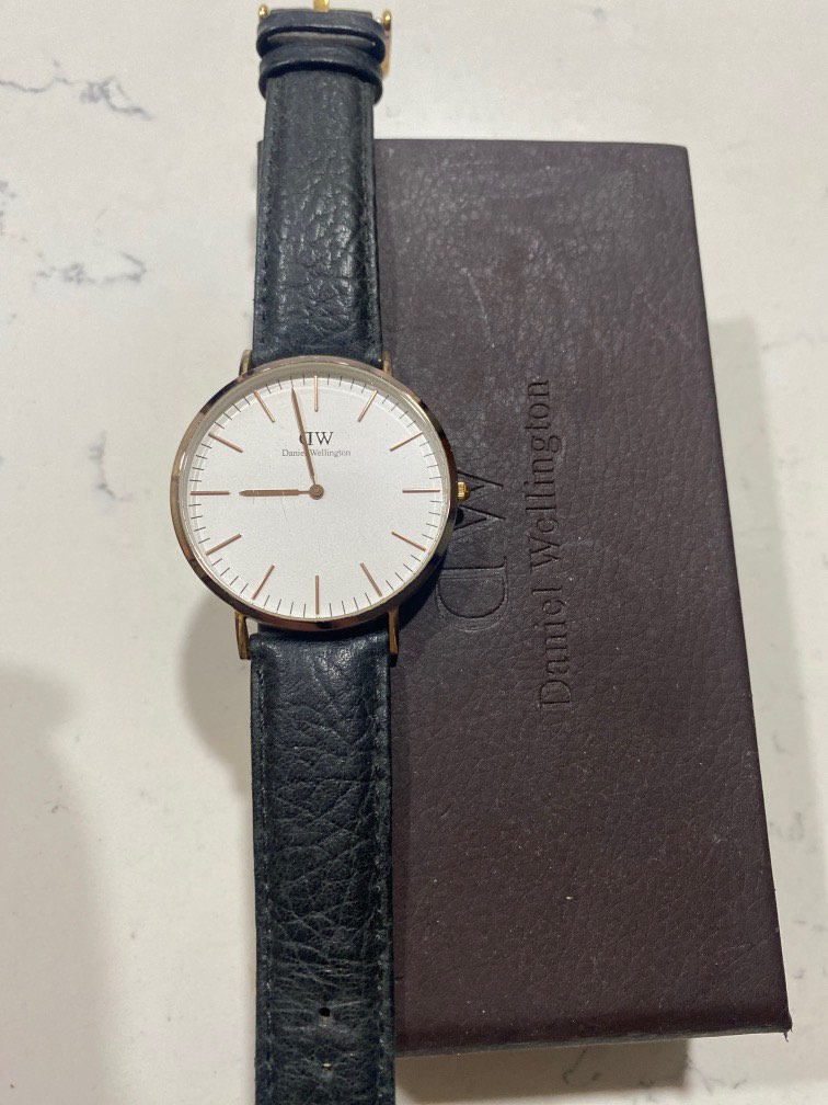 Daniel Wellington Watch, Luxury, Watches on Carousell