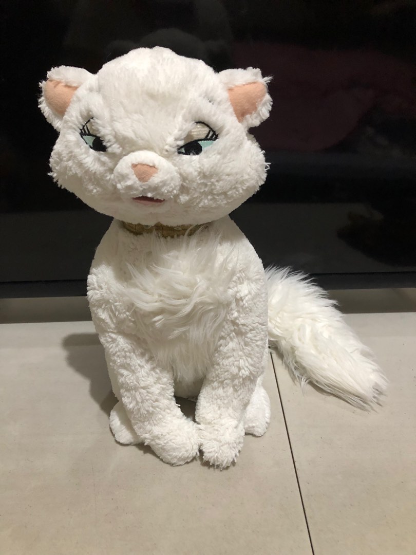Disneyland Paris Aristocats 13” Duchess Plush, Hobbies & Toys, Toys ...