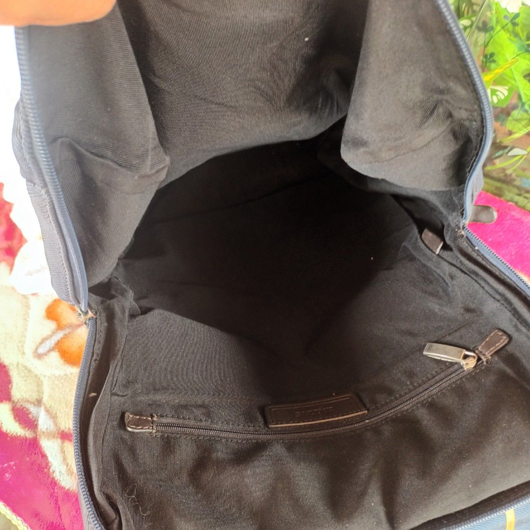 Hazzys men backpack, Women's Fashion, Bags & Wallets, Backpacks on ...