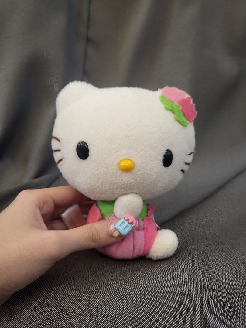 Hello Kitty × Eikoh Tulip Stuffed Toy, Hobbies & Toys, Toys & Games on ...