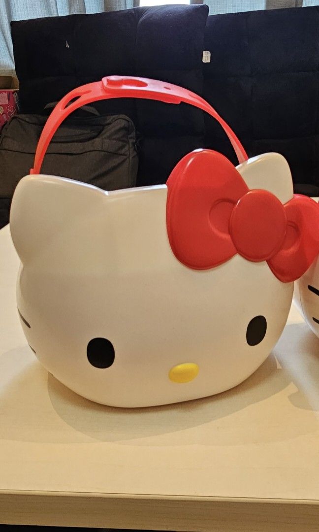 Hello Kitty carrier by Mcdonald selling for $5 each, take both for $8 ...