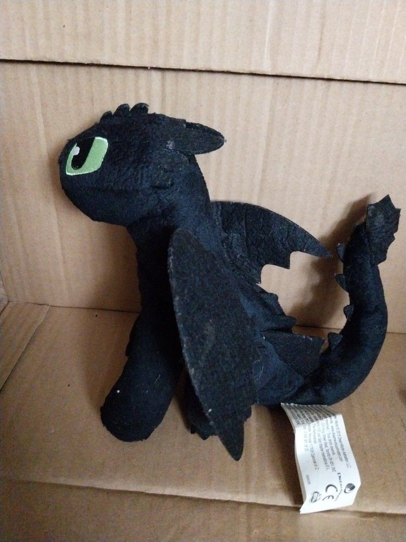 How to train your dragon toothless soft toy plushies, Hobbies & Toys ...