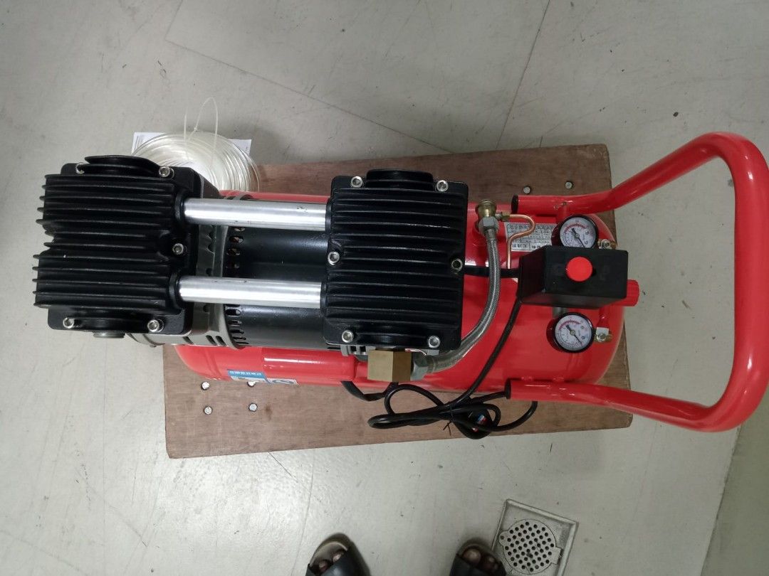 Jin bao air compressor, Everything Else on Carousell