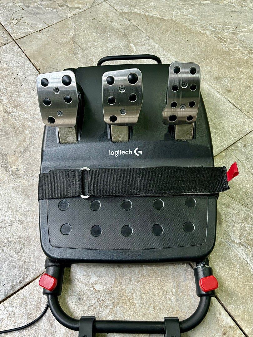 Logitech G29 Playseat Challenge Racing Sim Rig, Video Gaming, Gaming ...