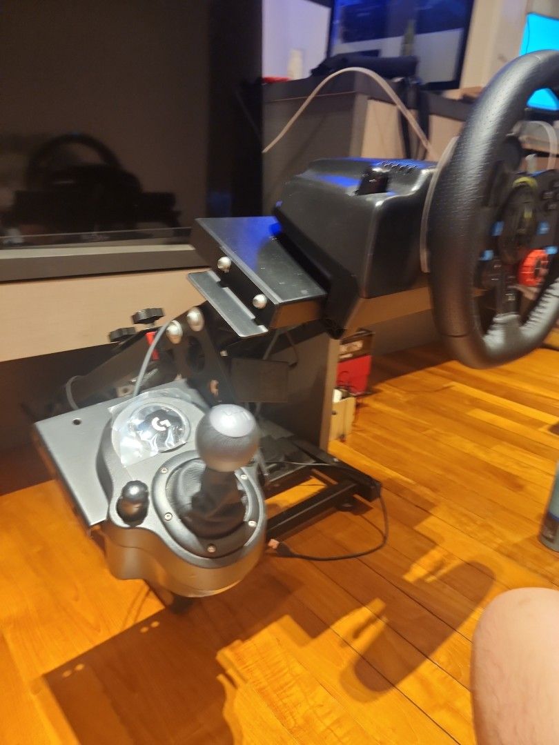 Logitech G29 with shifter and foldable stand, Video Gaming, Gaming ...