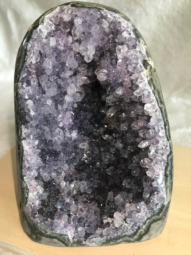 Mini Amethyst Geode/Cave, Hobbies & Toys, Memorabilia & Collectibles ...