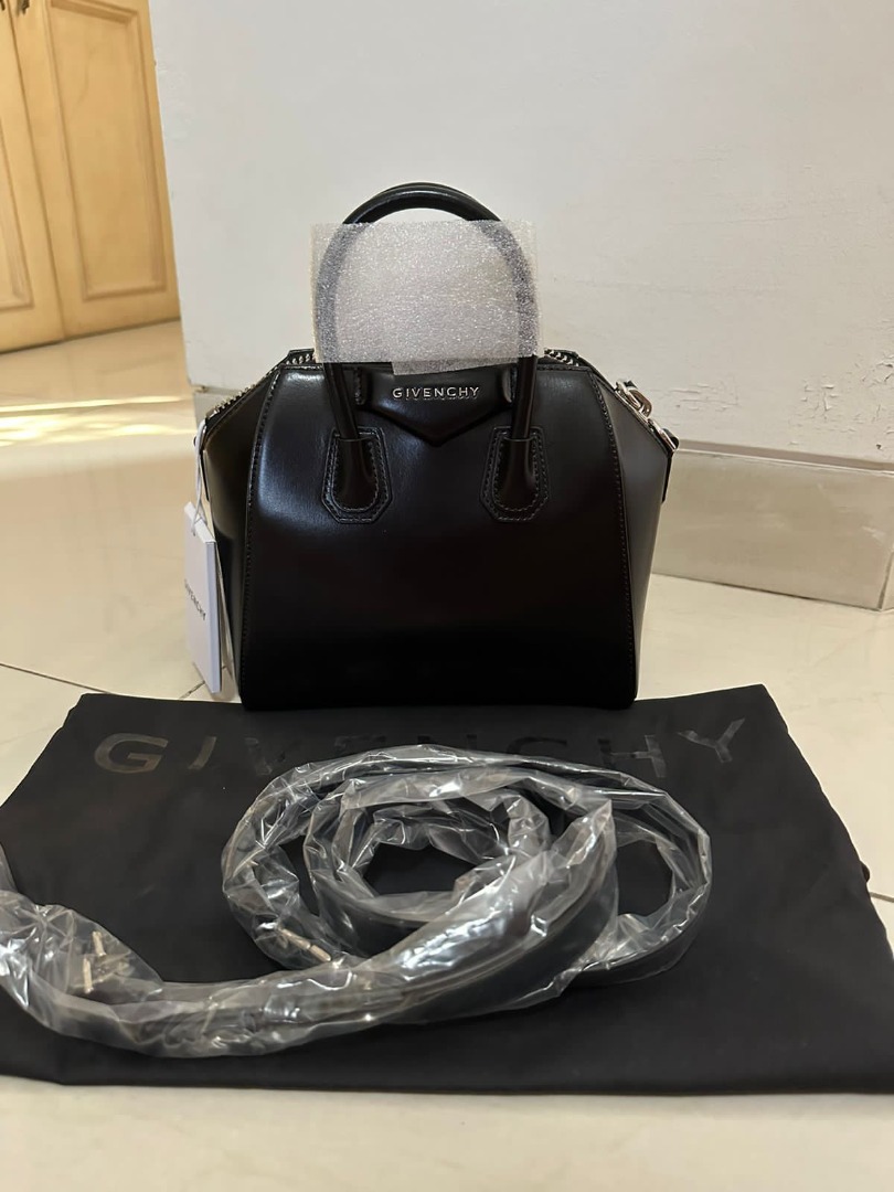 NBU/New Givenchy Antigona Mini Black Smooth Leather SHW 2022 complete with bag, strap, tag card ...