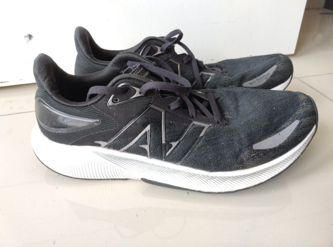 new balance fuelcell propel running shoe, Men's Fashion, Footwear ...