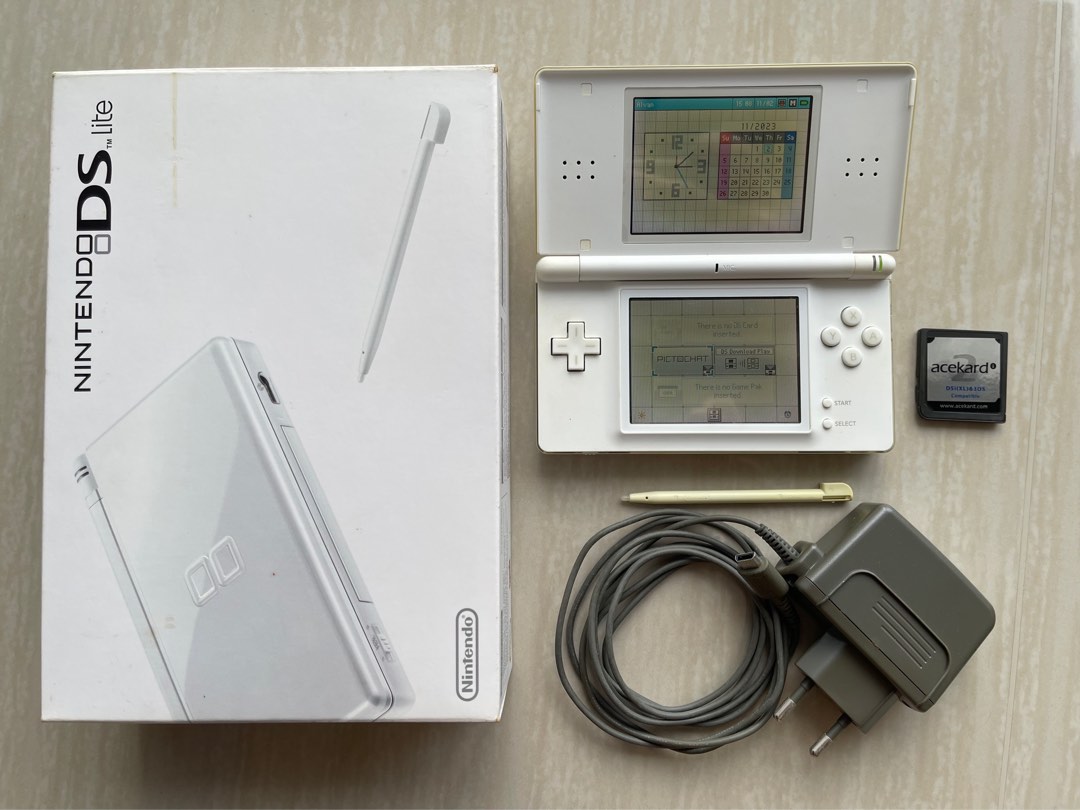 Nintendo DS Lite, Video Gaming, Video Game Consoles, Nintendo on Carousell