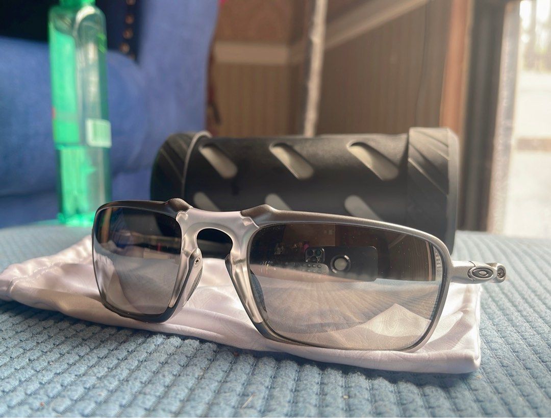 oakley batman, Men's Fashion, Watches & Accessories, Sunglasses ...
