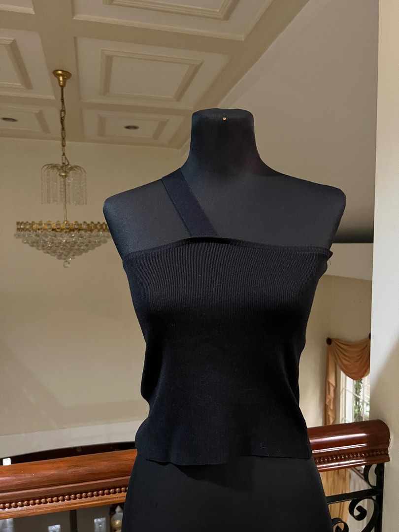 One sided strap tube top crop top, Women's Fashion, Tops, Others Tops ...