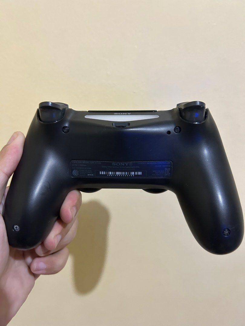 Original PS4 Controller, Video Gaming, Gaming Accessories, Controllers on Carousell