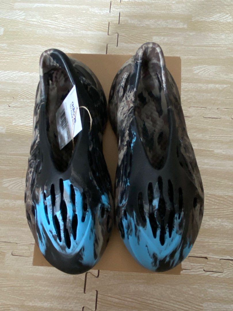 Original Yzy Foam Runner Cinder 7W, Women's Fashion, Footwear, Slippers ...