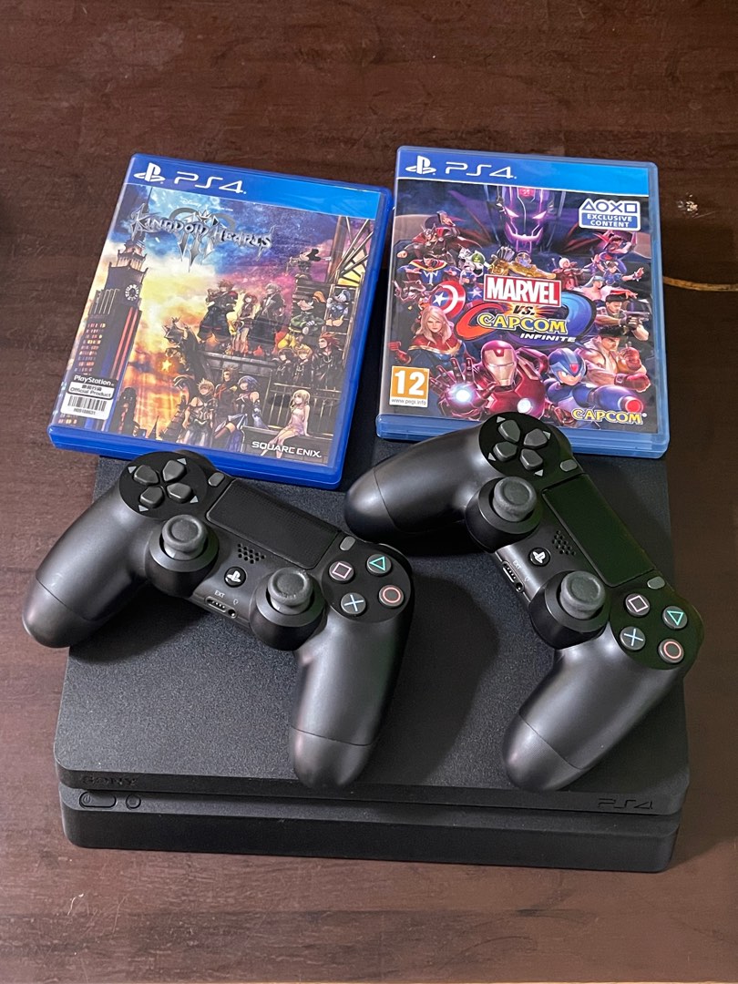 Playstation 4 [500 GB] w/ 2 controllers, Video Gaming, Video Game ...