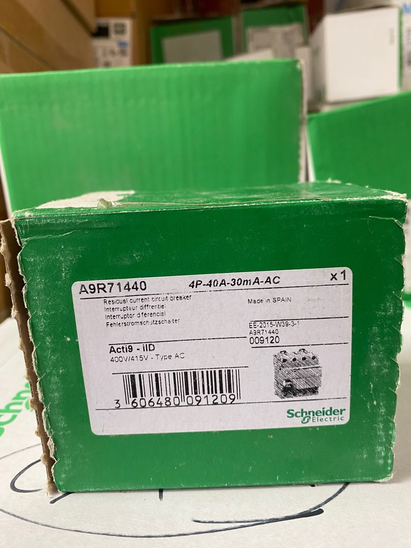 Schneider 4P 40A RCCB RCD RCBO, 家庭電器, 轉插器及插頭 - Carousell