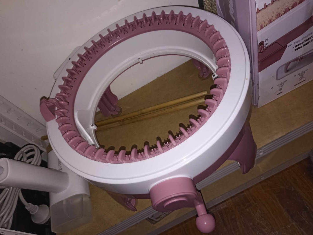 Sentro 48 Needle Knitting Machine, Hobbies & Toys, Stationary & Craft ...