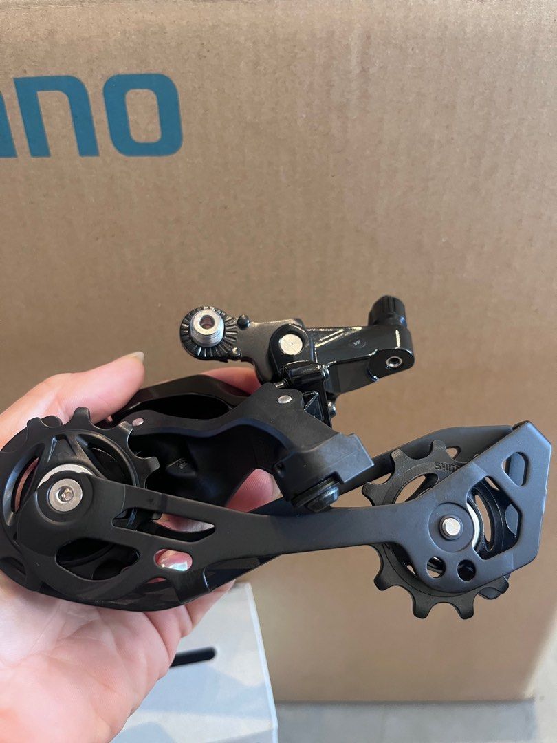 Shimano r7100 105 rear derailleur, Sports Equipment, Bicycles & Parts ...