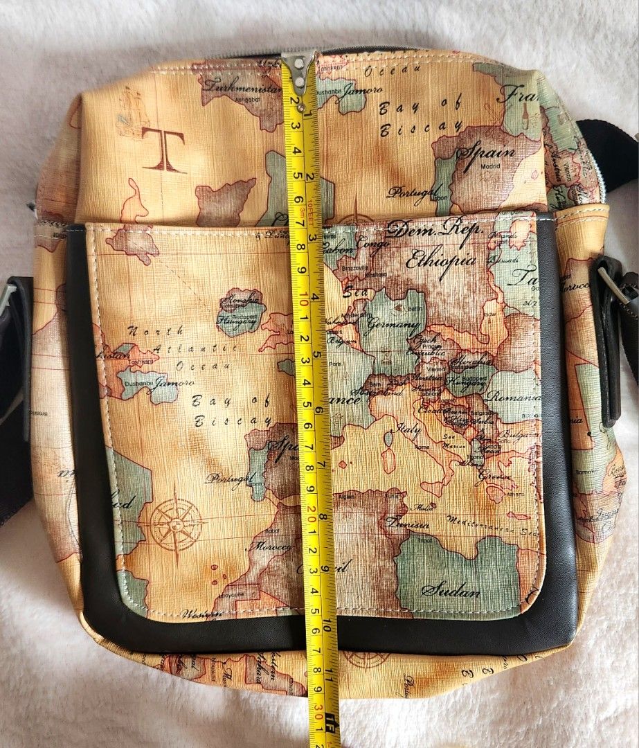 Tandy Crossbody Map Bag, Women's Fashion, Bags & Wallets, Cross-body ...