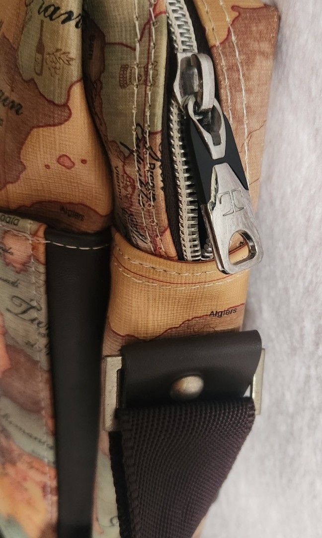 Tandy Crossbody Map Bag, Women's Fashion, Bags & Wallets, Cross-body ...