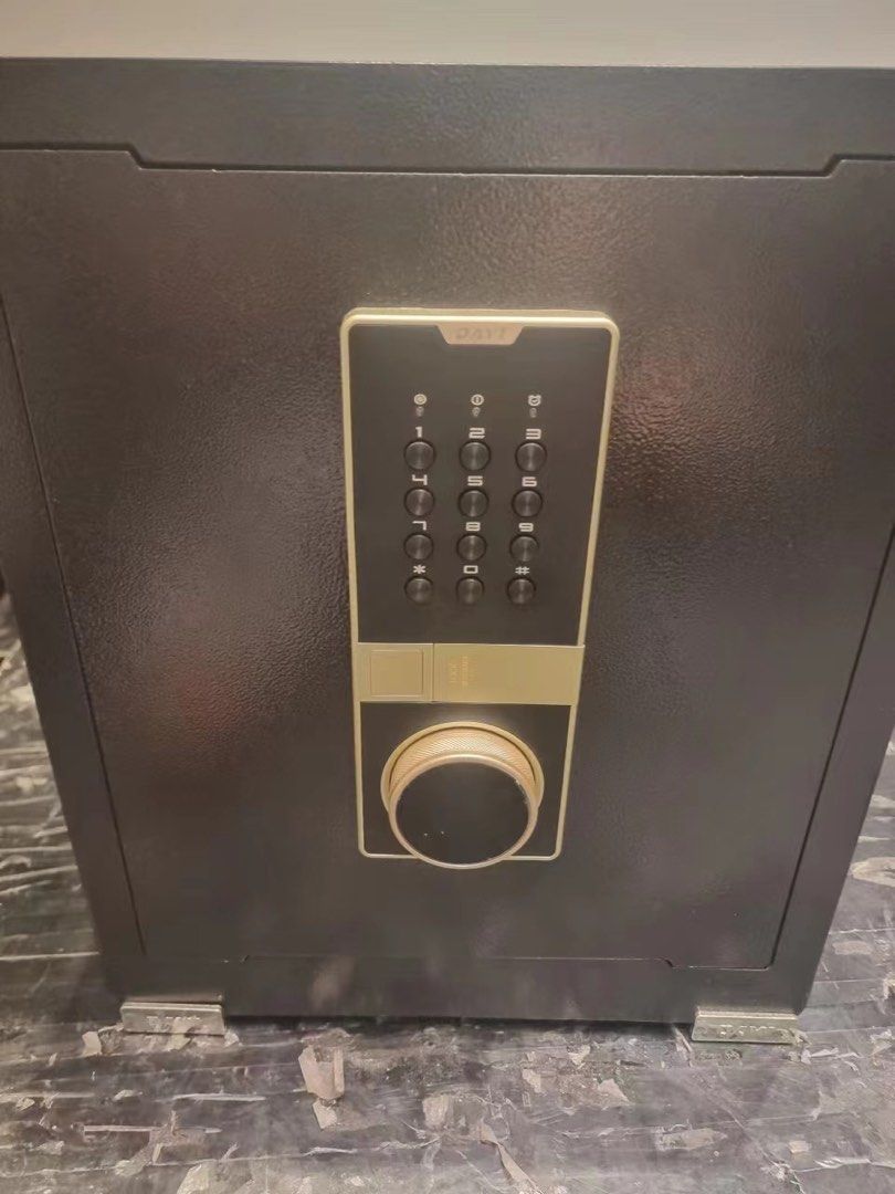 The external dimensions of the safe, Furniture & Home Living, Security ...