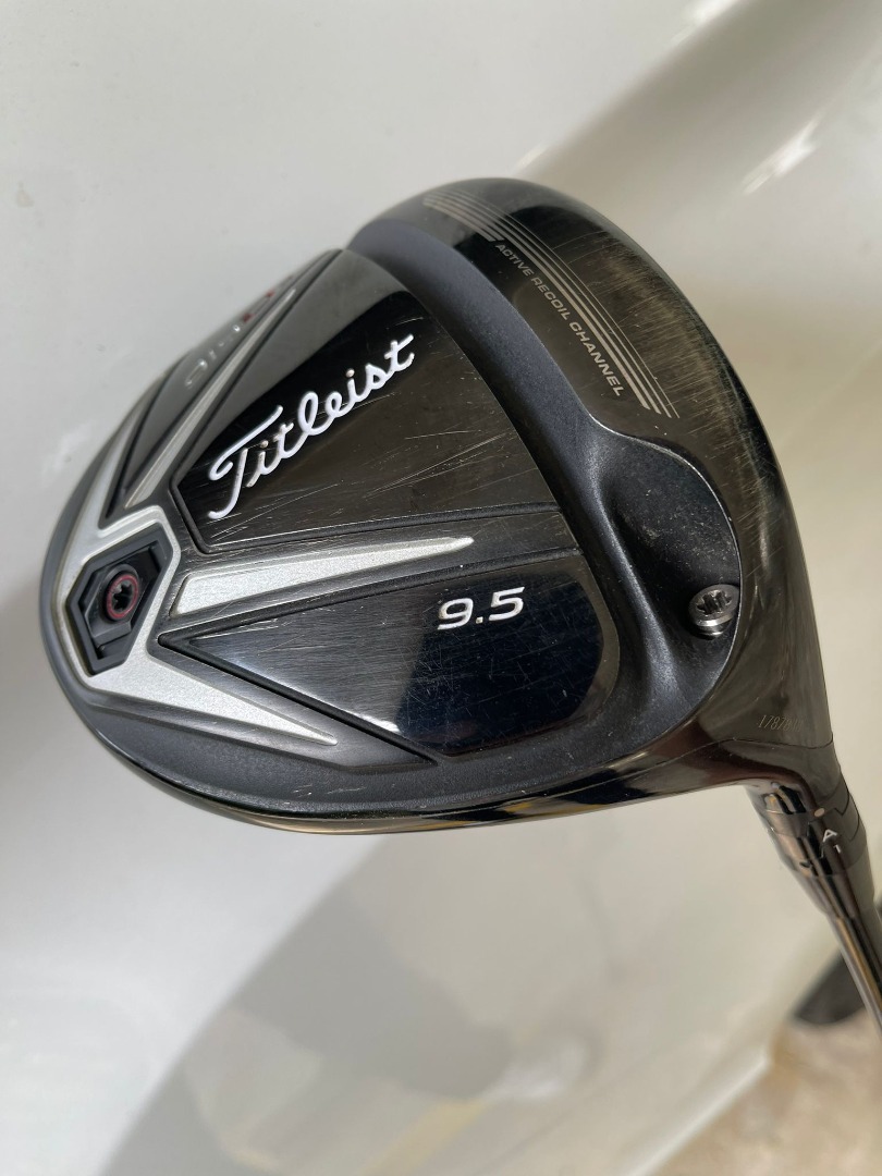Titleist 915 D3 9.5 driver, Sports Equipment, Sports & Games, Golf on Carousell
