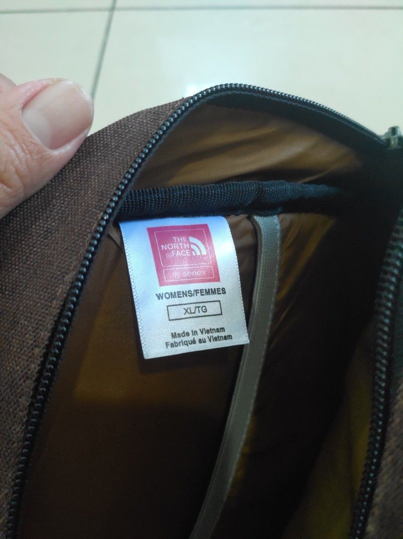 TNF ( The North Face ) crossbody bag, Sports Equipment, Hiking ...