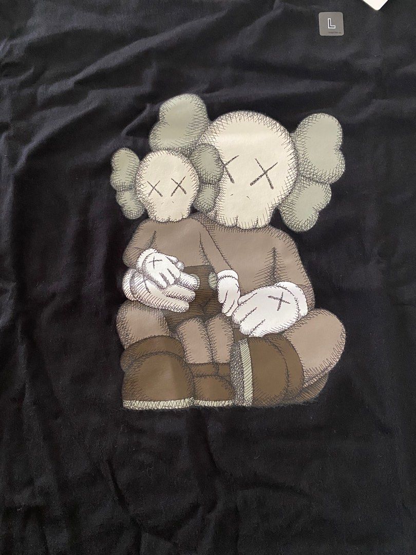 UNIQLO X KAWS T SHIRT (COLLAB 2023), Men's Fashion, Activewear on Carousell