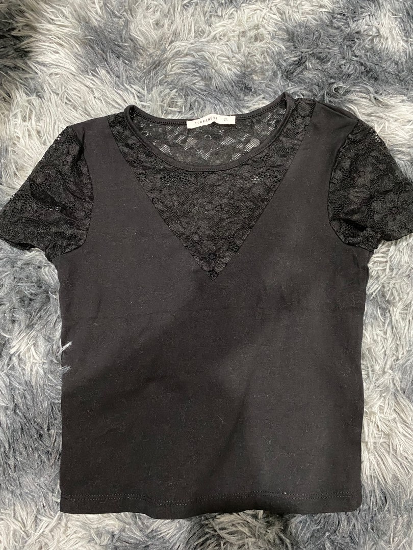 V shape top, Women's Fashion, Tops, Blouses on Carousell