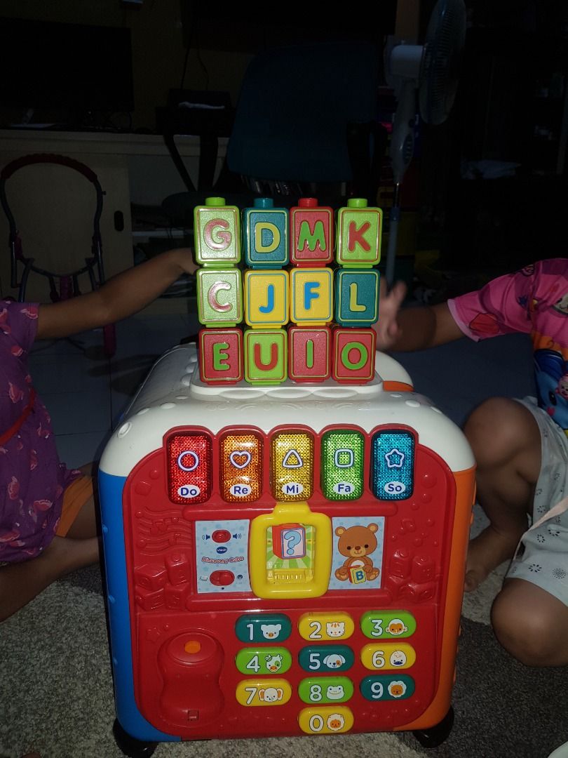 vtech alphabet activity cube preloved, Bayi & Anak, Mainan & Baby ...