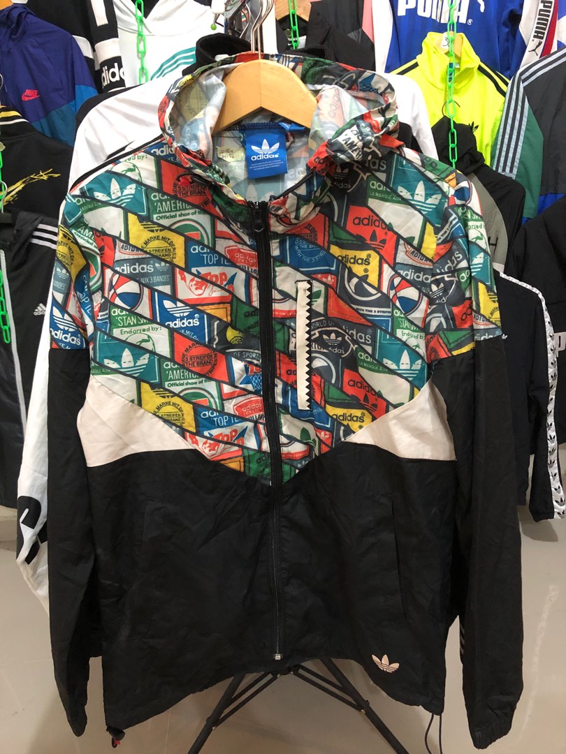 Windbreaker adidas banner flags cakep, Fesyen Pria, Pakaian , Atasan di Carousell