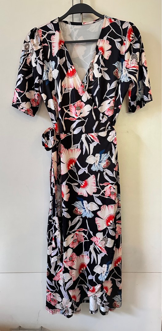 Wrap-around dress, Women's Fashion, Dresses & Sets, Dresses on Carousell