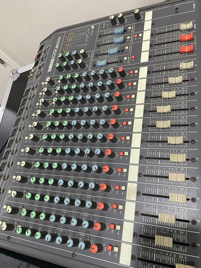 Yamaha MX200 mixing console, 興趣及遊戲, 音樂、樂器 & 配件, 樂器 - Carousell