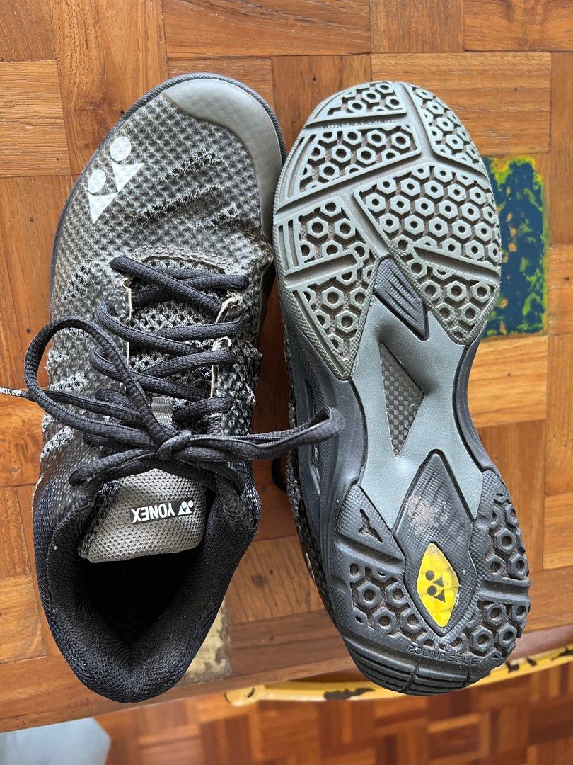 Yonex aerus 3 black, Sports Equipment, Sports & Games, Racket & Ball ...