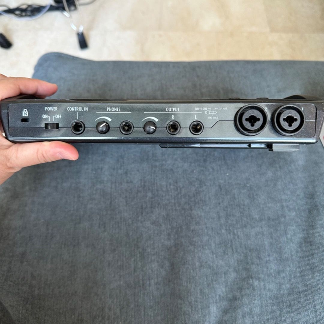 Zoom R8 Multi Track Recorder Interface Controller Sampler, Hobbies ...