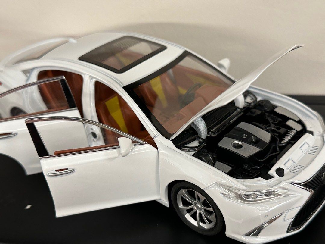 1:24 Toyota Lexus ES300 ES Hybrid Luxury Executive Sunroof, Hobbies ...