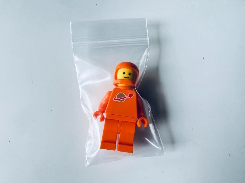 全新 Lego Orange Spaceman Minifigures 橙色太空人 共1件, 興趣及遊戲, 玩具 & 遊戲類 - Carousell