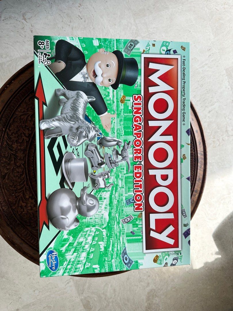 Assorted board games and card games - Monopoly, Uno, Blink, pub quiz ...