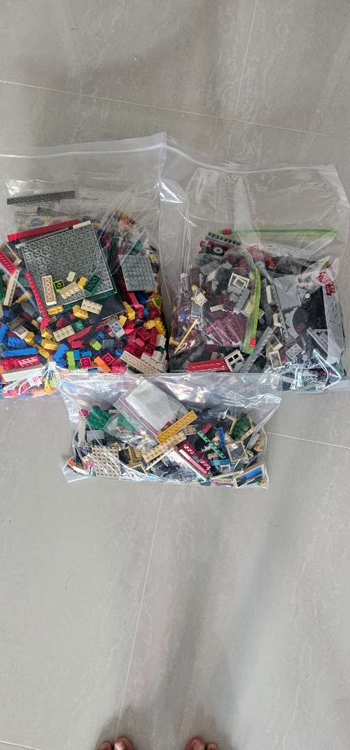 Assorted Pieces of LEGO Bricks for Sale!, Hobbies & Toys, Toys & Games ...