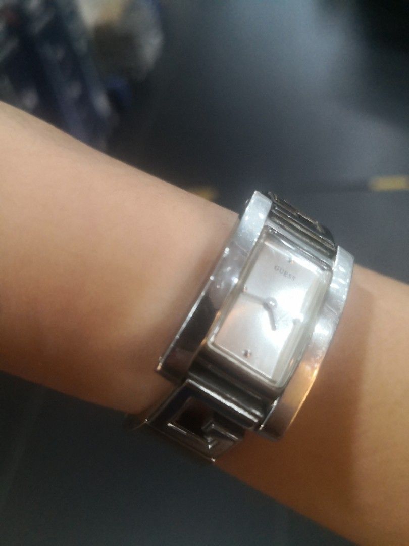 Authentic guess watch (small wrist lady), Luxury, Watches on Carousell