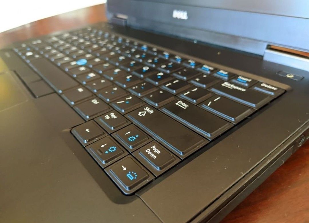 Dell Core i5 with Backlit Keyboard 4gb ram/500gb hdd dvd drive ...