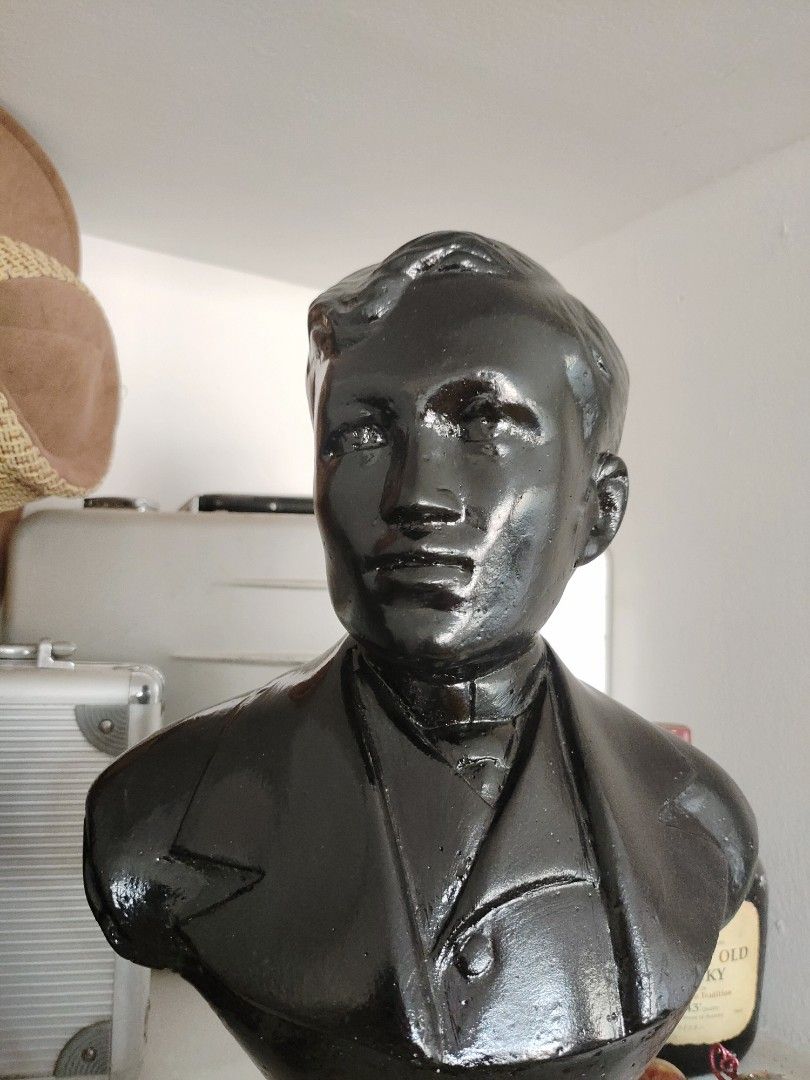 Dr. Jose Rizal bust half body statue, Furniture & Home Living ...