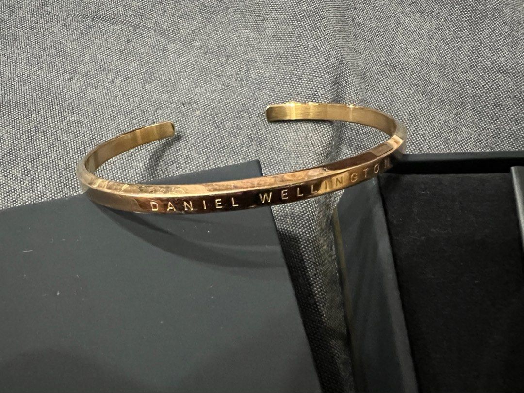 DW bracelet, Women's Fashion, Jewelry & Organisers, Bracelets on Carousell