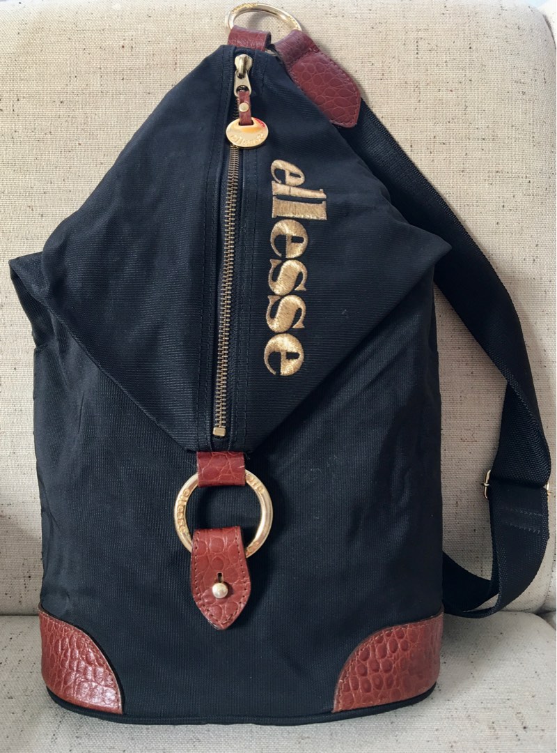 Ellesse Body Bag, Women's Fashion, Bags & Wallets, Cross-body Bags on ...