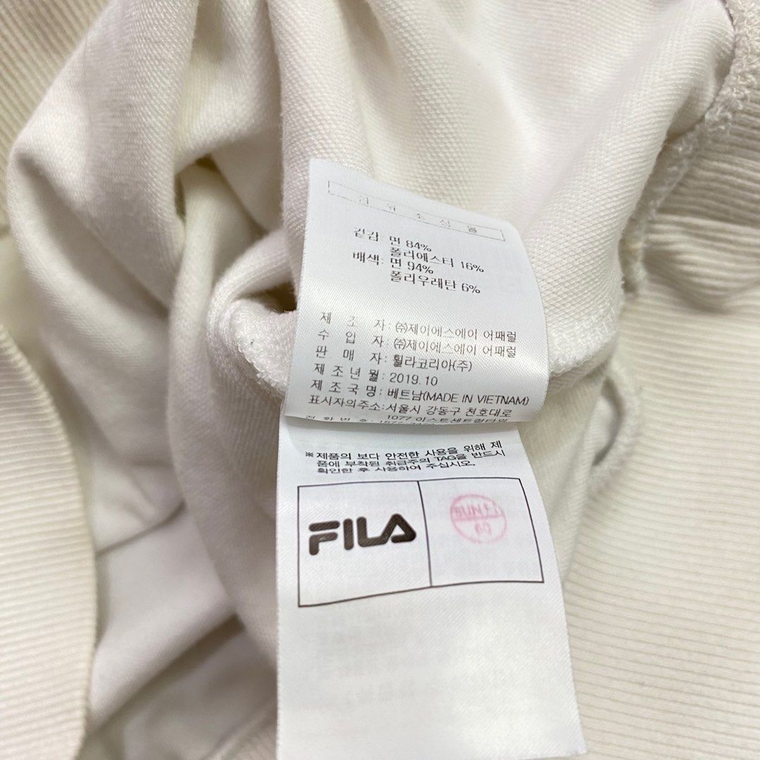 Fila Small Logo Bordir, Fesyen Pria, Pakaian , Atasan di Carousell