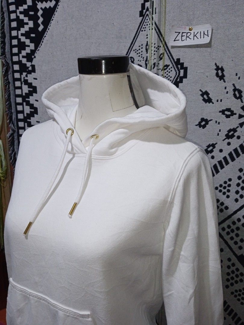 GU White Hoodie, Women's Fashion, Coats, Jackets and Outerwear on Carousell