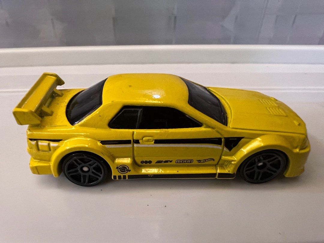 Hotwheels Nissan Skyline R32 BNR Yellow 5 Pack Loose, Hobbies & Toys ...