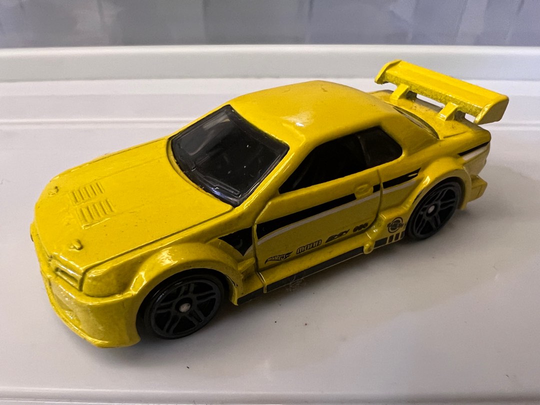 Hotwheels Nissan Skyline R32 BNR Yellow 5 Pack Loose, Hobbies & Toys ...